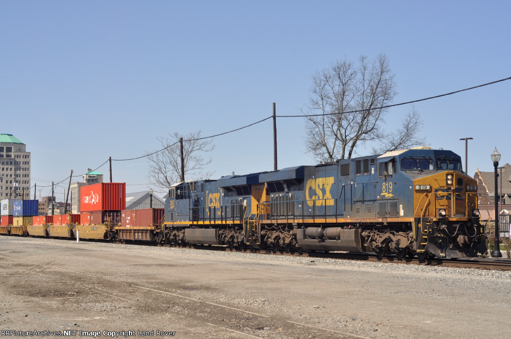 CSXT 819 On CSX Q 143 Eastbound